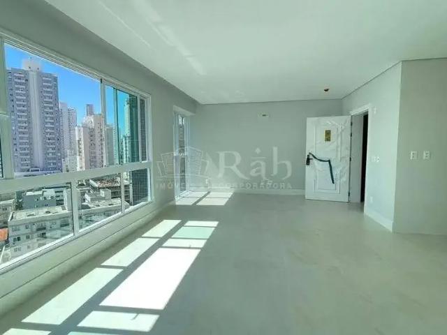Apartamento para Venda em Balneário Camboriú/SC Centro 4 Quartos