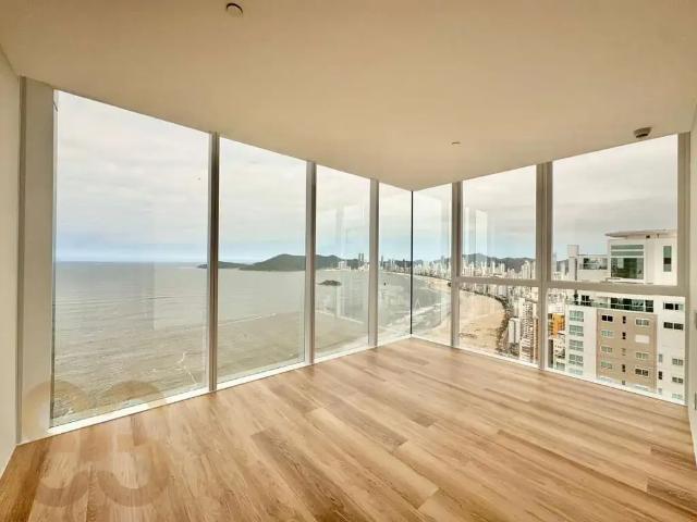 Apartamento para Venda em Balneário Camboriú/SC Centro 4 Quartos