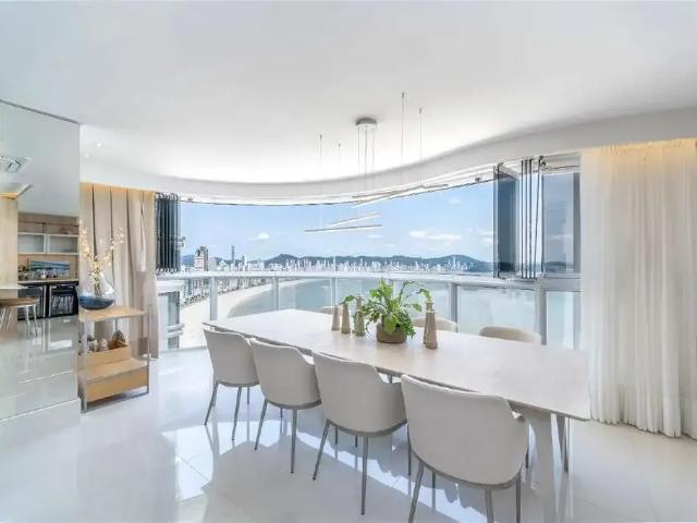 Apartamento para Venda em Balneário Camboriú/SC Centro 4 Quartos