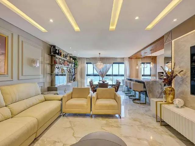 Apartamento para Venda em Balneário Camboriú/SC Centro 4 Quartos