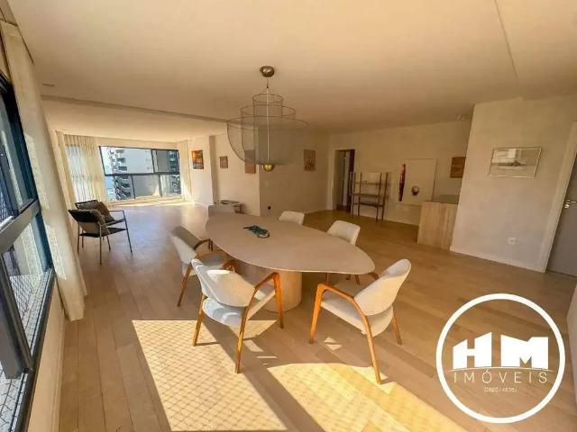 Apartamento para Venda em Balneário Camboriú/SC Centro 4 Quartos