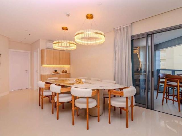 Apartamento para Venda em Balneário Camboriú/SC Centro 4 Quartos