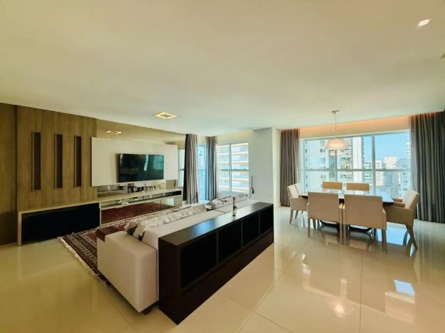 Apartamento para Venda em Balneário Camboriú/SC Centro 4 Quartos