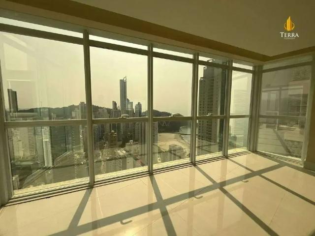 Apartamento para Venda em Balneário Camboriú/SC Centro 4 Quartos