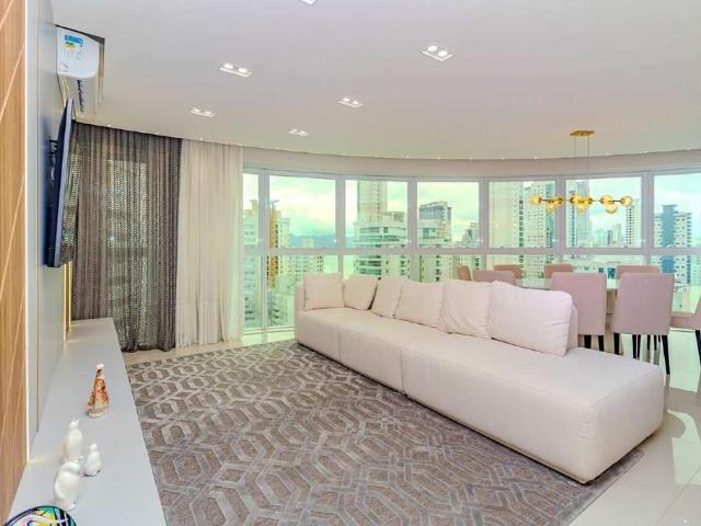 Apartamento para Venda em Balneário Camboriú/SC Centro 4 Quartos