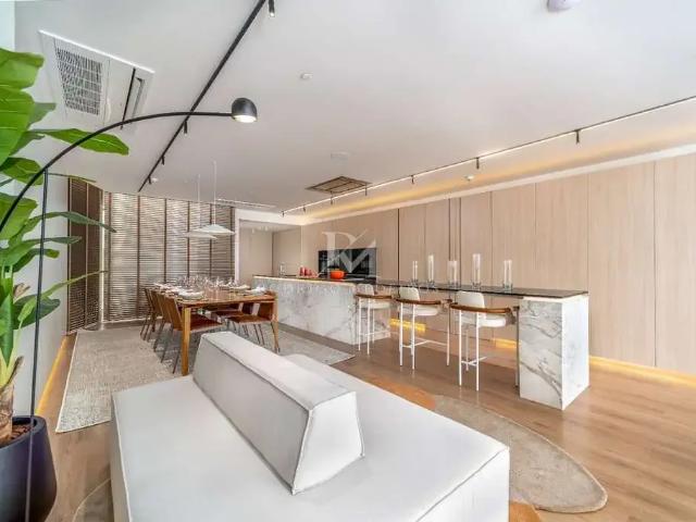 Apartamento para Venda em Balneário Camboriú/SC Centro 4 Quartos