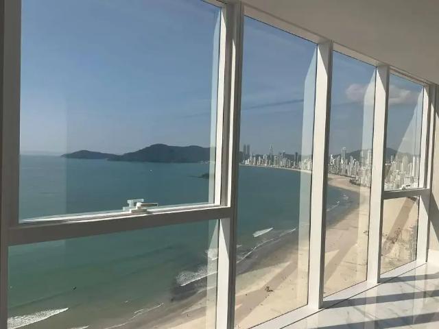 Apartamento para Venda em Balneário Camboriú/SC Centro 4 Quartos
