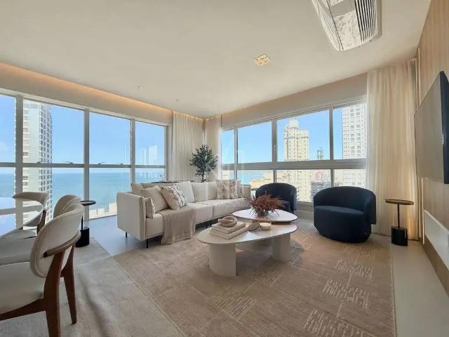 Apartamento para Venda em Balneário Camboriú/SC Centro 4 Quartos