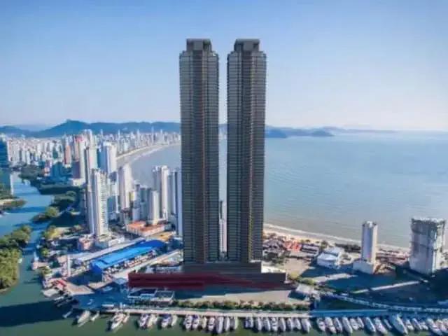 Apartamento para Venda em Balneário Camboriú/SC Centro 4 Quartos