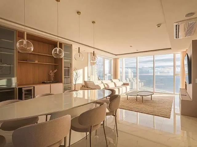 Apartamento para Venda em Balneário Camboriú/SC Centro 4 Quartos