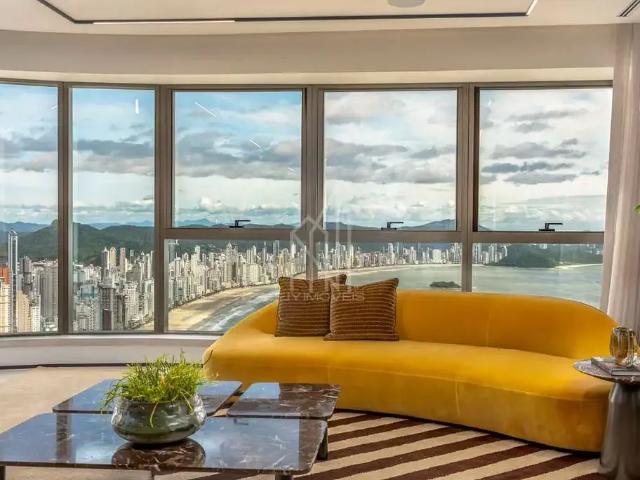 Apartamento para Venda em Balneário Camboriú/SC Centro 4 Quartos
