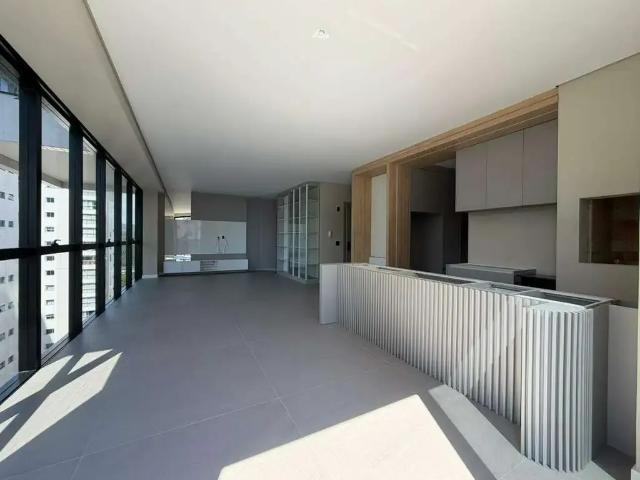 Apartamento para Venda em Balneário Camboriú/SC Centro 4 Quartos