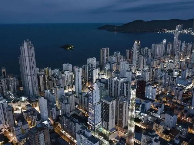 Apartamento para Venda em Balneário Camboriú/SC Centro 4 Quartos