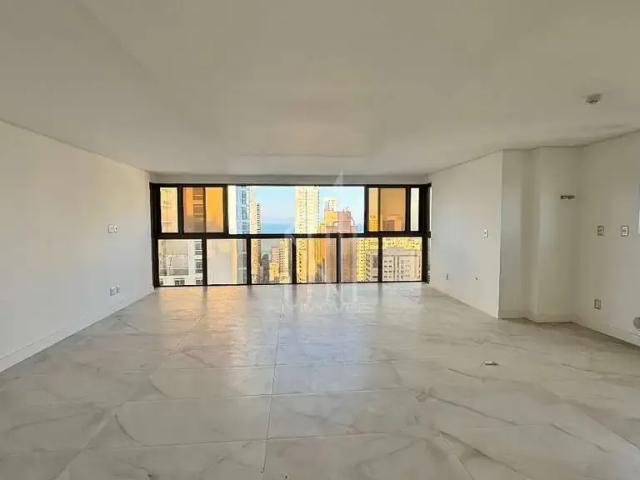 Apartamento para Venda em Balneário Camboriú/SC Centro 4 Quartos