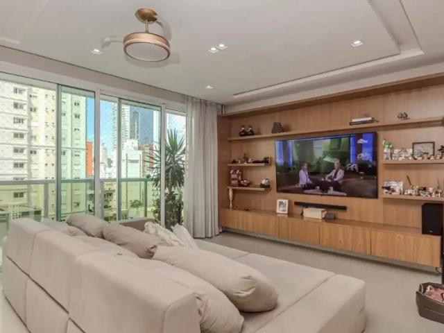 Apartamento para Venda em Balneário Camboriú/SC Centro 4 Quartos