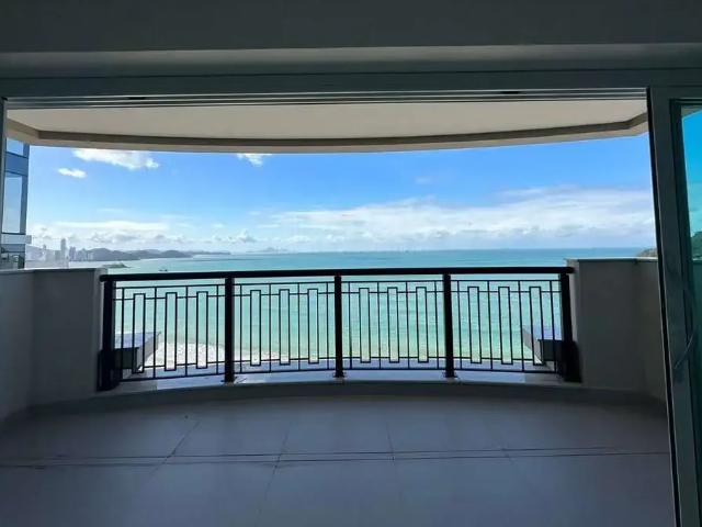 Apartamento para Venda em Balneário Camboriú/SC Centro 4 Quartos