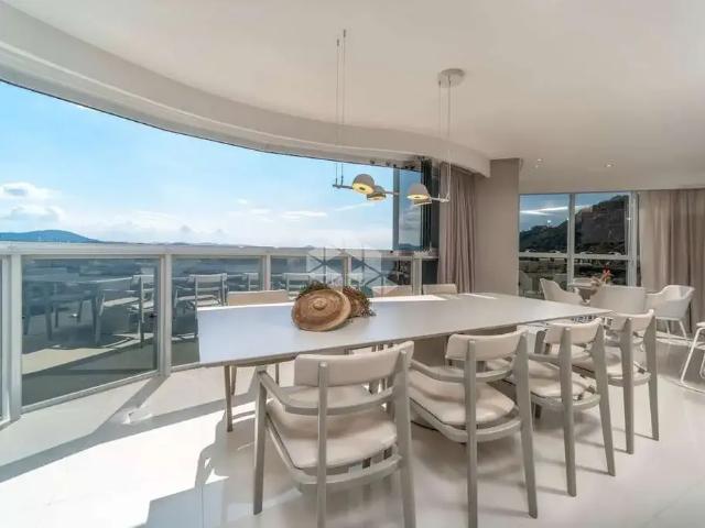 Apartamento para Venda em Balneário Camboriú/SC Centro 4 Quartos