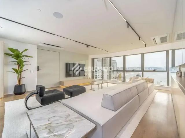 Apartamento para Venda em Balneário Camboriú/SC Centro 4 Quartos