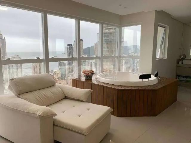 Apartamento para Venda em Balneário Camboriú/SC Centro 4 Quartos