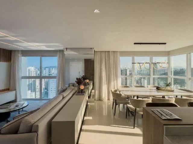 Apartamento para Venda em Balneário Camboriú/SC Centro 4 Quartos