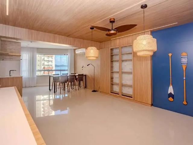 Apartamento para Venda em Balneário Camboriú/SC Centro 4 Quartos