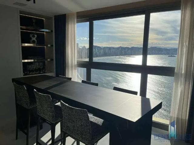 Apartamento para Venda em Balneário Camboriú/SC Centro 4 Quartos