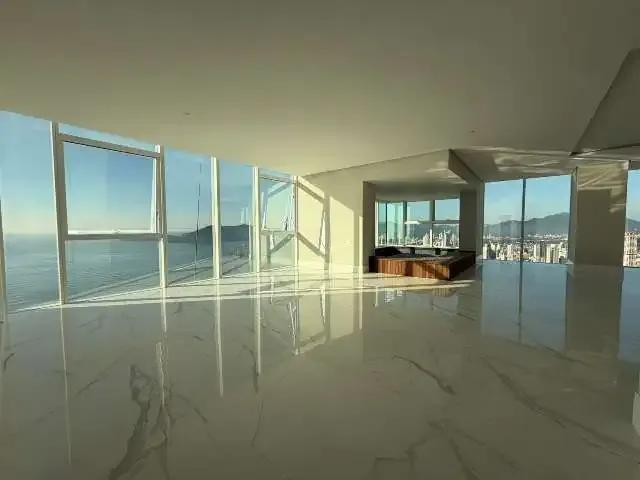 Apartamento para Venda em Balneário Camboriú/SC Centro 4 Quartos