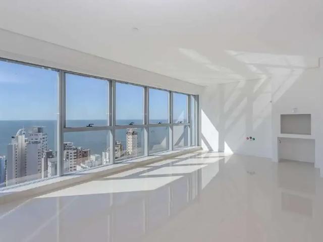 Apartamento para Venda em Balneário Camboriú/SC Centro 4 Quartos