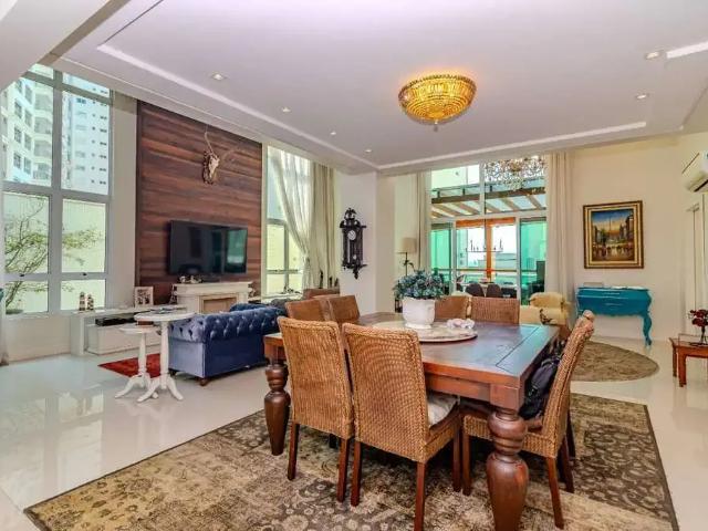 Apartamento para Venda em Balneário Camboriú/SC Centro 4 Quartos