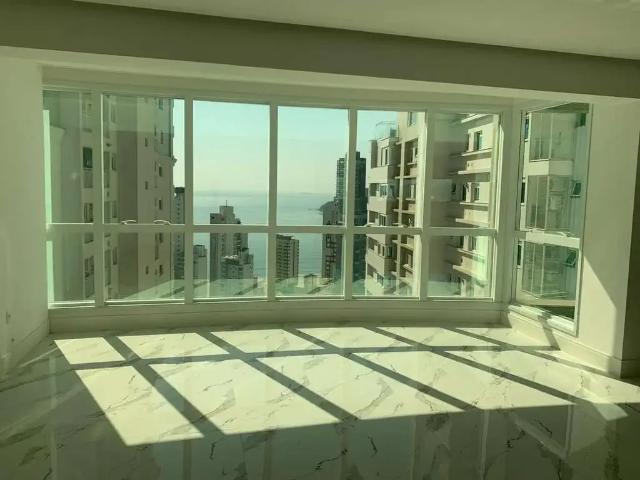 Apartamento para Venda em Balneário Camboriú/SC Centro 4 Quartos
