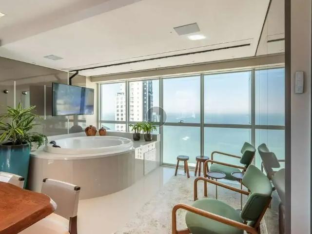 Apartamento para Venda em Balneário Camboriú/SC Centro 4 Quartos