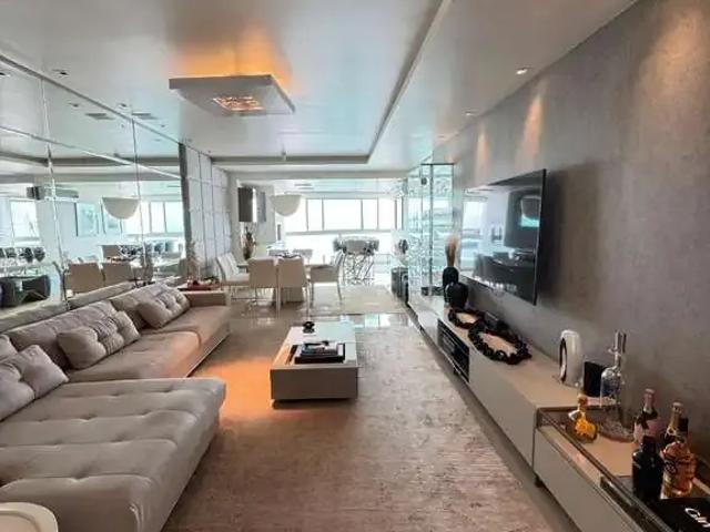Apartamento para Venda em Balneário Camboriú/SC Centro 4 Quartos