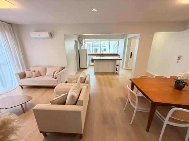 Apartamento para Venda em Balneário Camboriú/SC Centro 4 Quartos