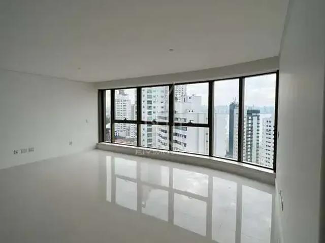 Apartamento para Venda em Balneário Camboriú/SC Centro 4 Quartos
