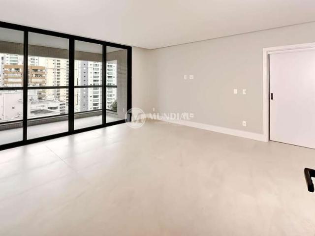 Apartamento para Venda em Balneário Camboriú/SC Centro 4 Quartos