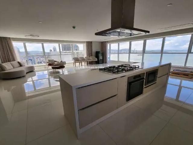 Apartamento para Venda em Balneário Camboriú/SC Centro 4 Quartos