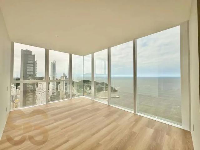 Apartamento para Venda em Balneário Camboriú/SC Centro 4 Quartos