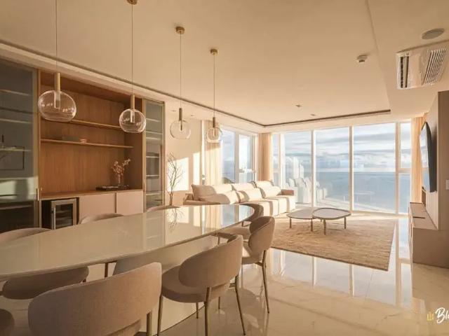 Apartamento para Venda em Balneário Camboriú/SC Centro 4 Quartos