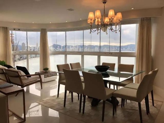 Apartamento para Venda em Balneário Camboriú/SC Centro 4 Quartos
