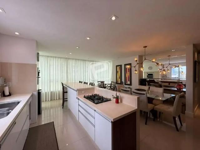 Apartamento para Venda em Balneário Camboriú/SC Centro 4 Quartos