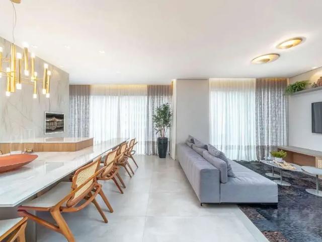 Apartamento para Venda em Balneário Camboriú/SC Centro 4 Quartos