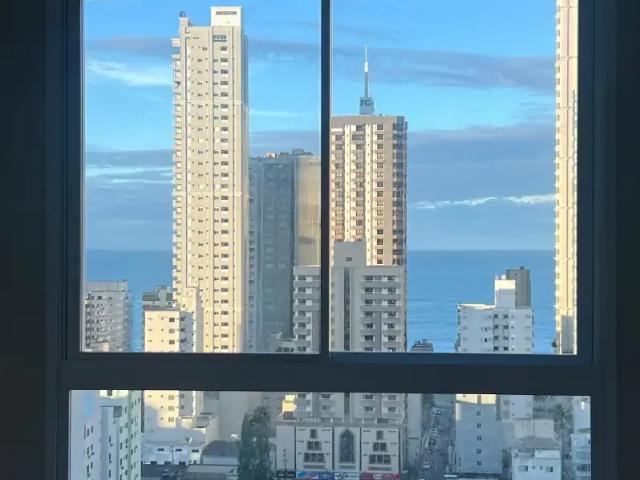 Apartamento para Venda em Balneário Camboriú/SC Centro 4 Quartos