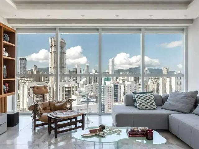 Apartamento para Venda em Balneário Camboriú/SC Centro 4 Quartos