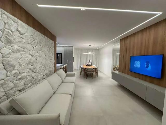 Apartamento para Venda em Balneário Camboriú/SC Centro 4 Quartos