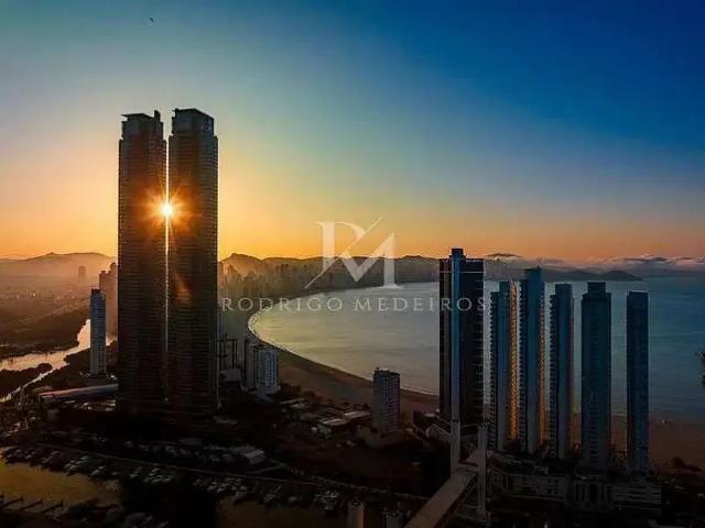 Apartamento para Venda em Balneário Camboriú/SC Centro 4 Quartos