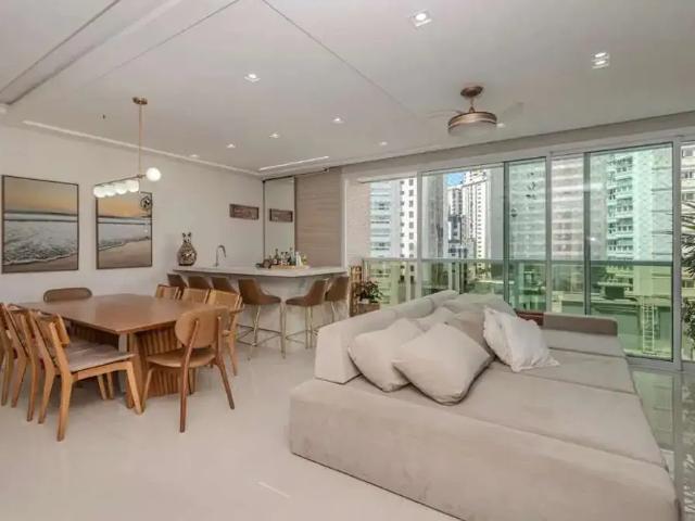 Apartamento para Venda em Balneário Camboriú/SC Centro 4 Quartos