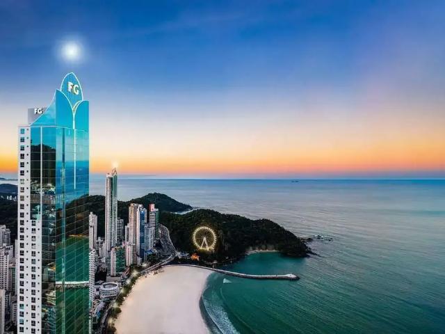 Apartamento para Venda em Balneário Camboriú/SC Centro 5 Quartos
