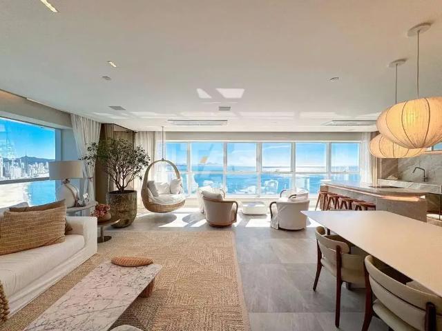 Apartamento para Venda em Balneário Camboriú/SC Centro 5 Quartos
