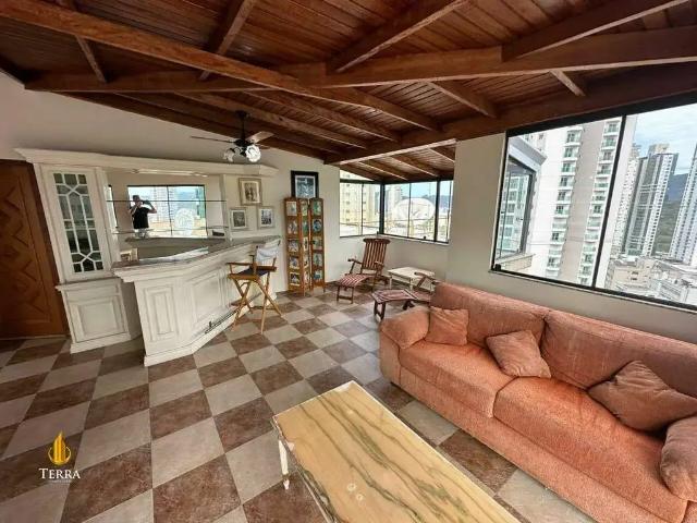 Apartamento para Venda em Balneário Camboriú/SC Centro 5 Quartos