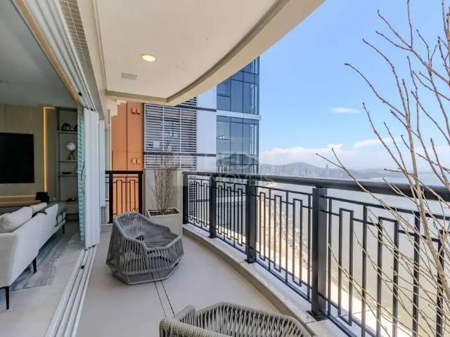 Apartamento para Venda em Balneário Camboriú/SC Centro 5 Quartos